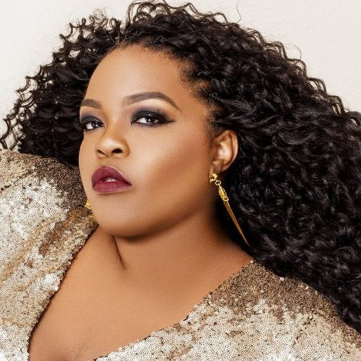 Chenese Lewis: A Plus Size Pioneer – L I V D